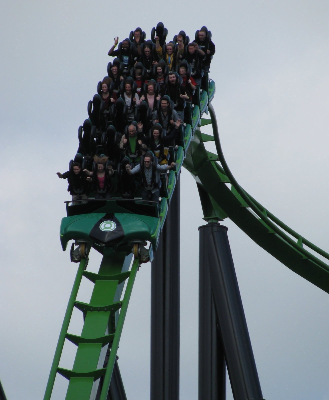 NewsPlusNotes: Stand Up To Your Fear! The Green Lantern at Six Flags ...