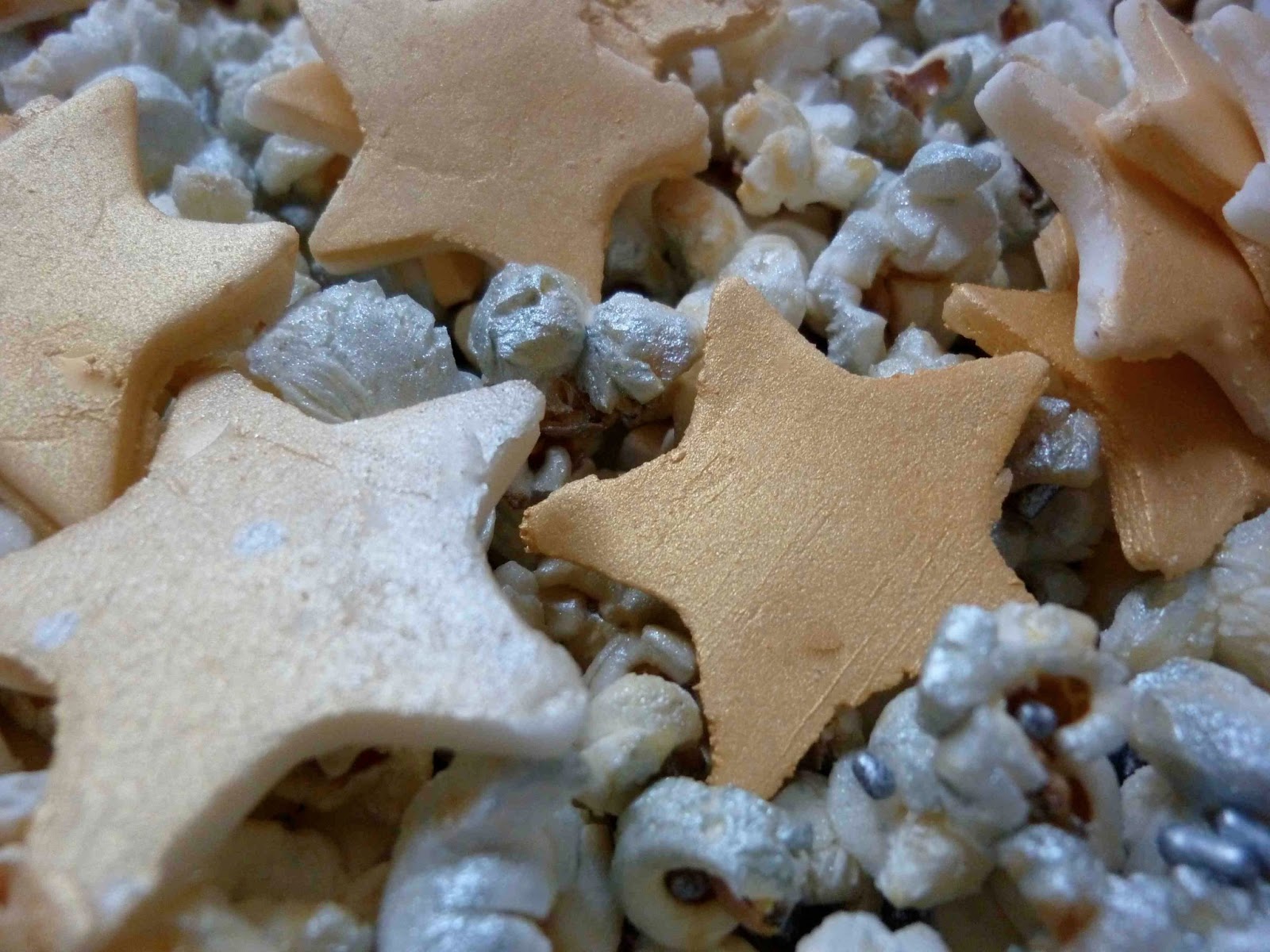 Silver Screen Sugar Popcorn with Golden Stars for Oscar Night – Diary ...