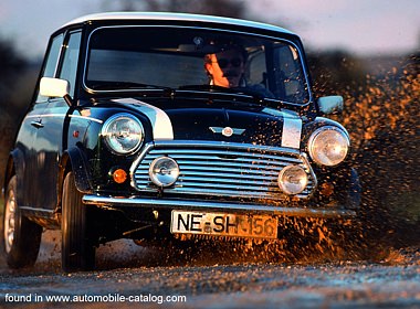 MINI CLÁSSICO: COMPACTO A MODA INGLESA