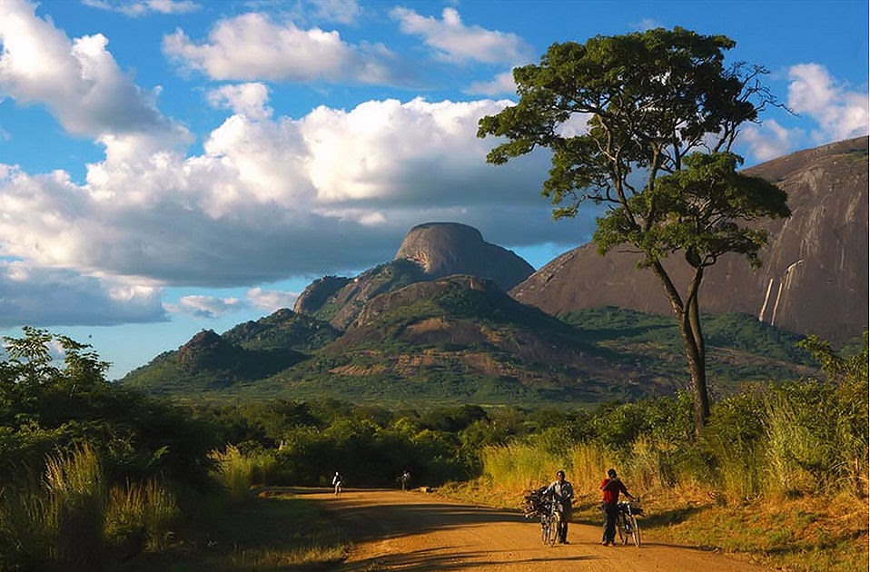 Rio dos Bons Sinais: Publicações - História da Cidade de Quelimane