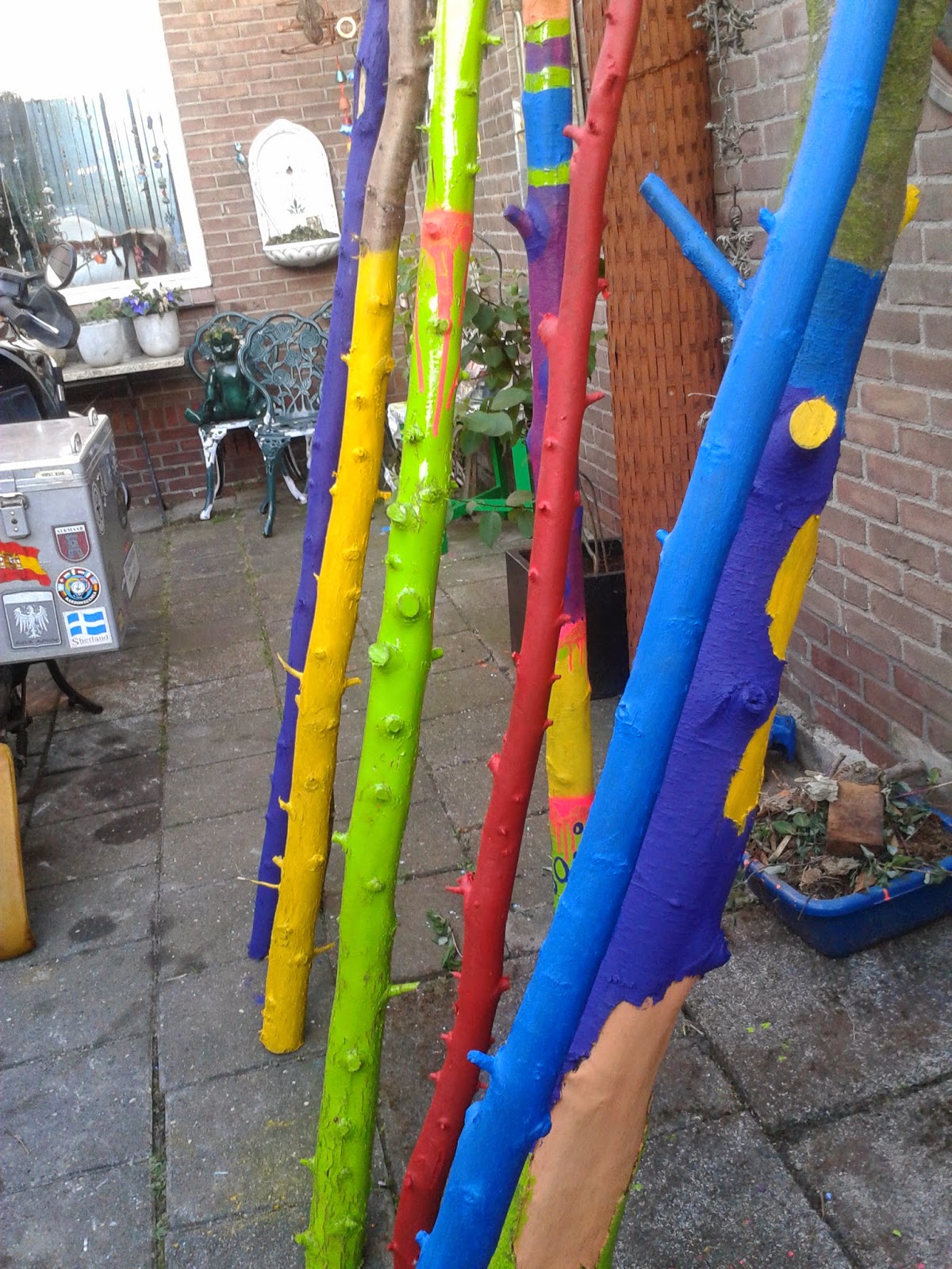 Double Dutch stories: Pole Painting