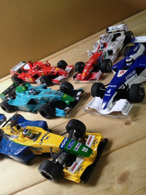 KYOSHOSAN: Custom Painted Mini-Z F1s