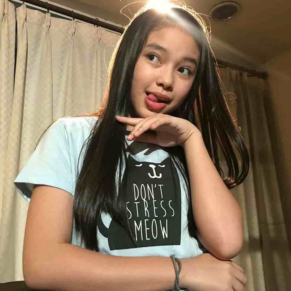 Biodata Anneth Delliecia Lengkap, Foto, Pacar, Agama dan IG asli - Katakita