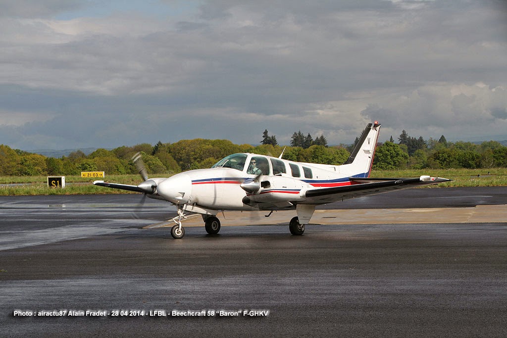 airactu87 par Alain Fradet: Beechcraft 58 "Baron" F-GHKV
