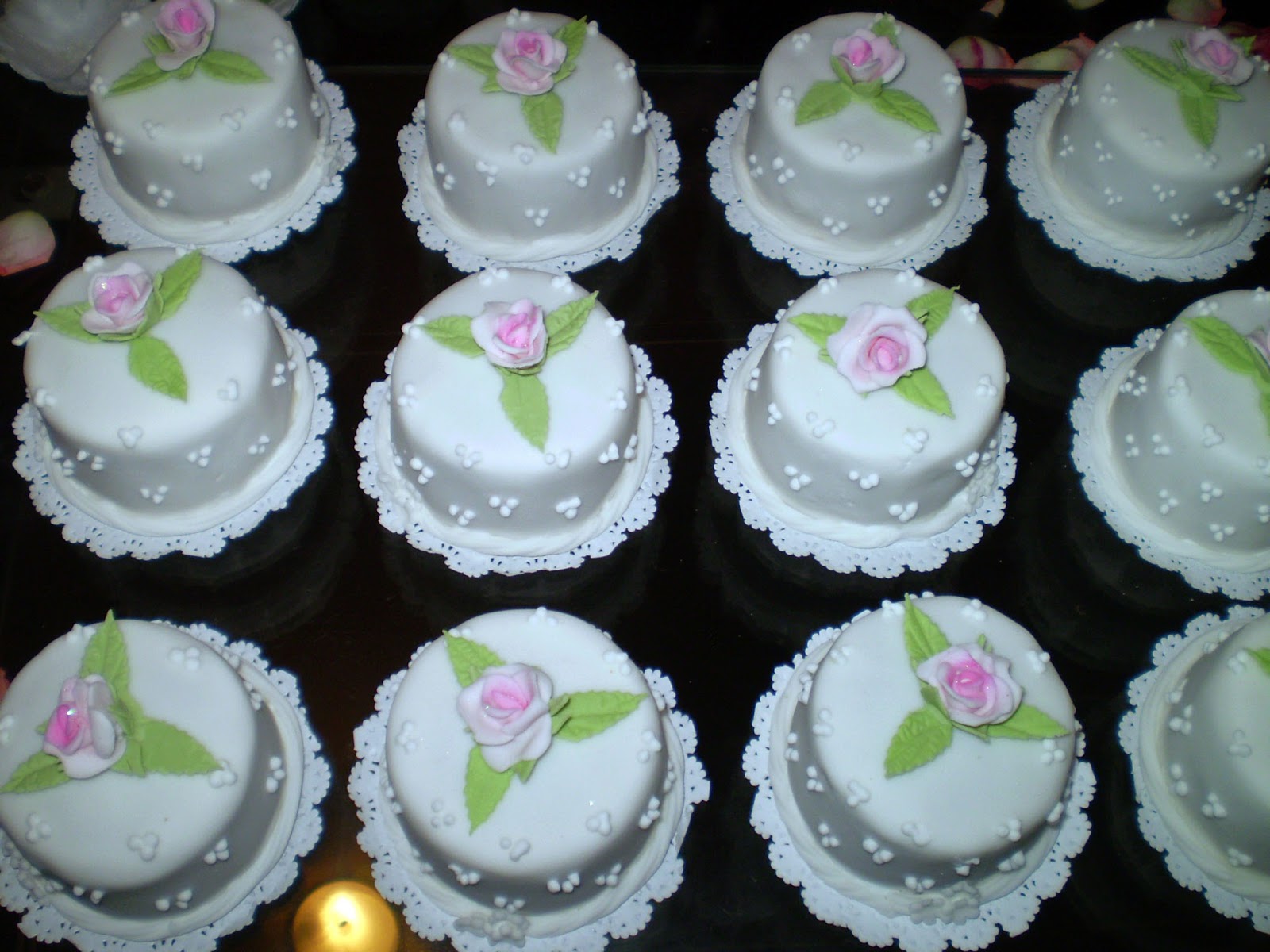 Chocobenção Bolos decorados: Mini bolos como lembrancinhas de casamento