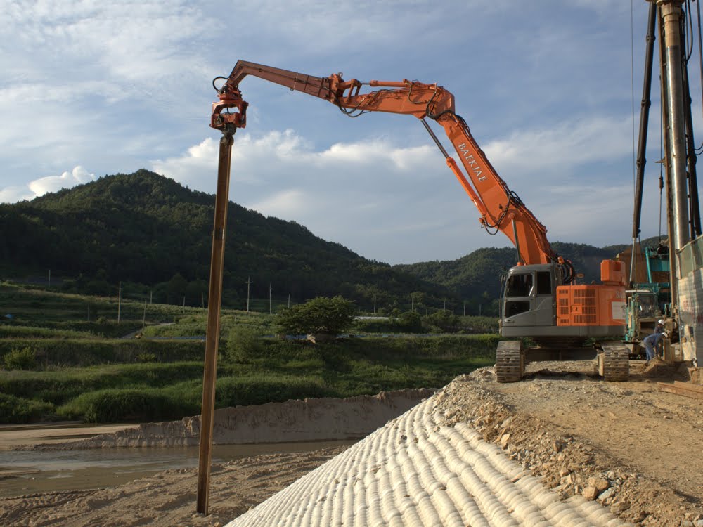 Aspal: Sheet Piling machine