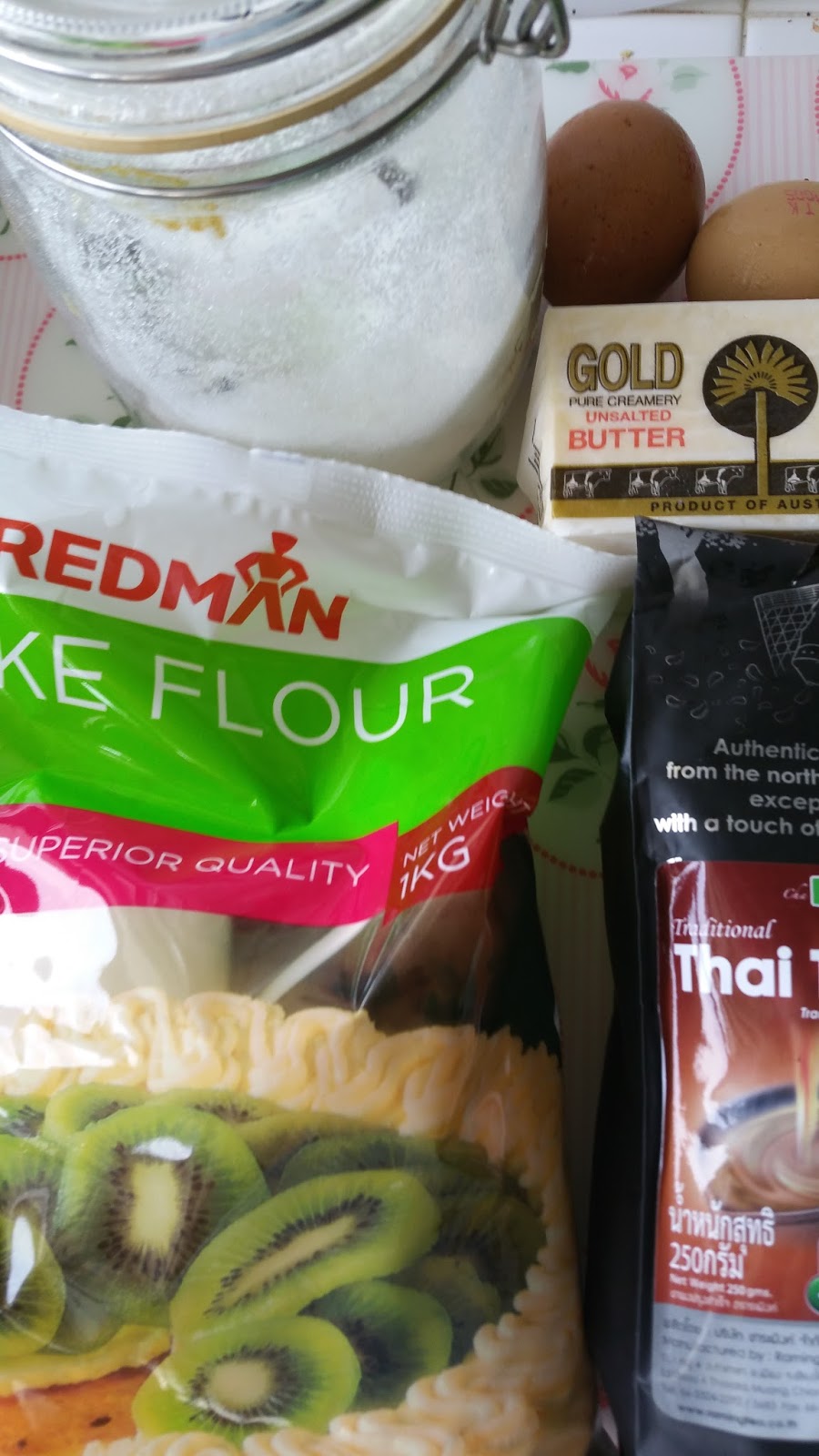 Chocs & Cheeze: Thai Iced Tea Cake