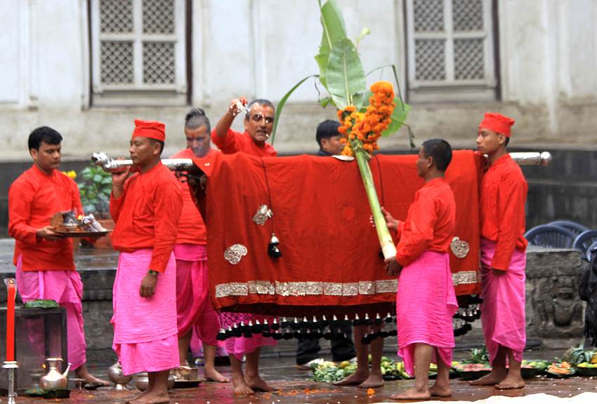 Blog of Phu Nepal: DASHAIN- TẾT NEPAL: NGÀY THỨ 7 PHULPATI