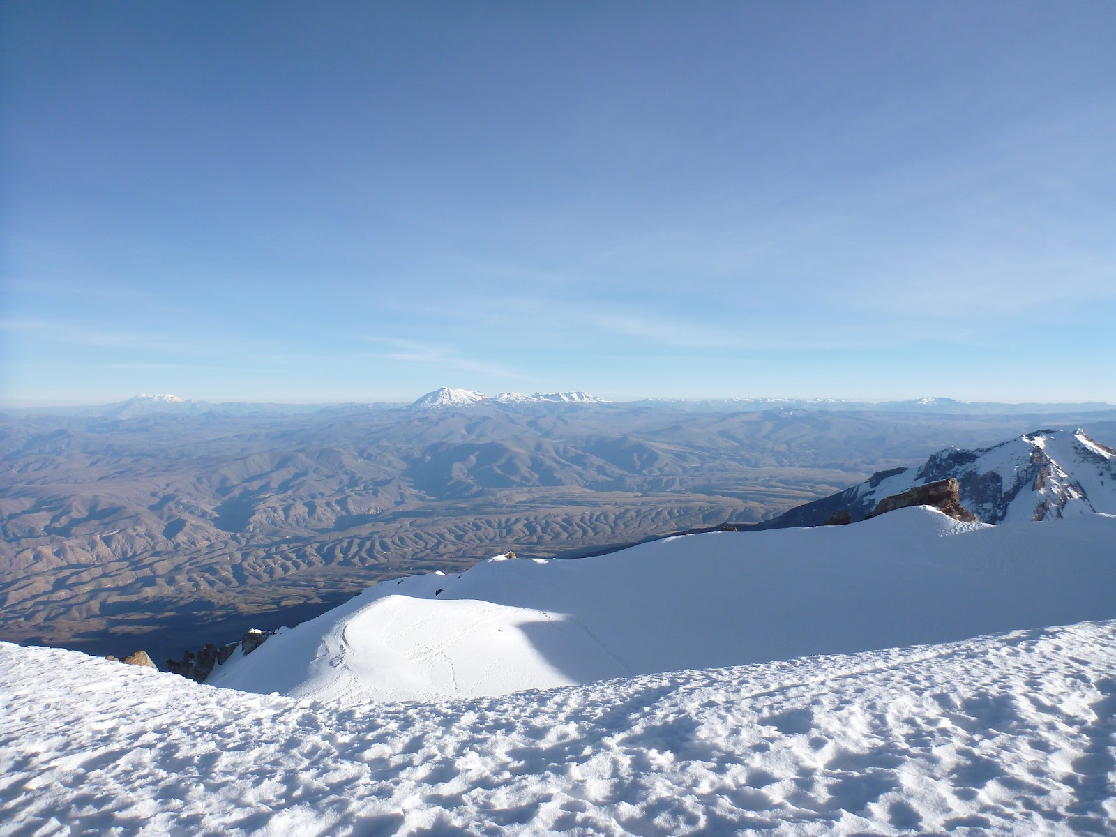 Aireytales: Volcan Chachani: dry heaving in an igloo