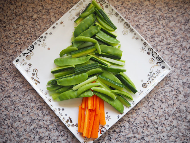 Learn with Play at Home: Healthy Veggie Christmas Tree Share Platter ...