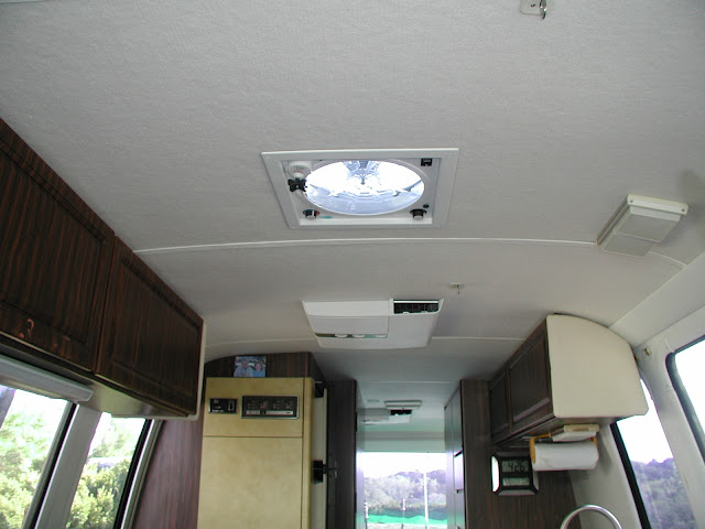 Wally&Sue: hull liner as headliner