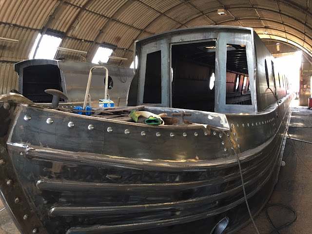 Narrowboat External Paint Scheme