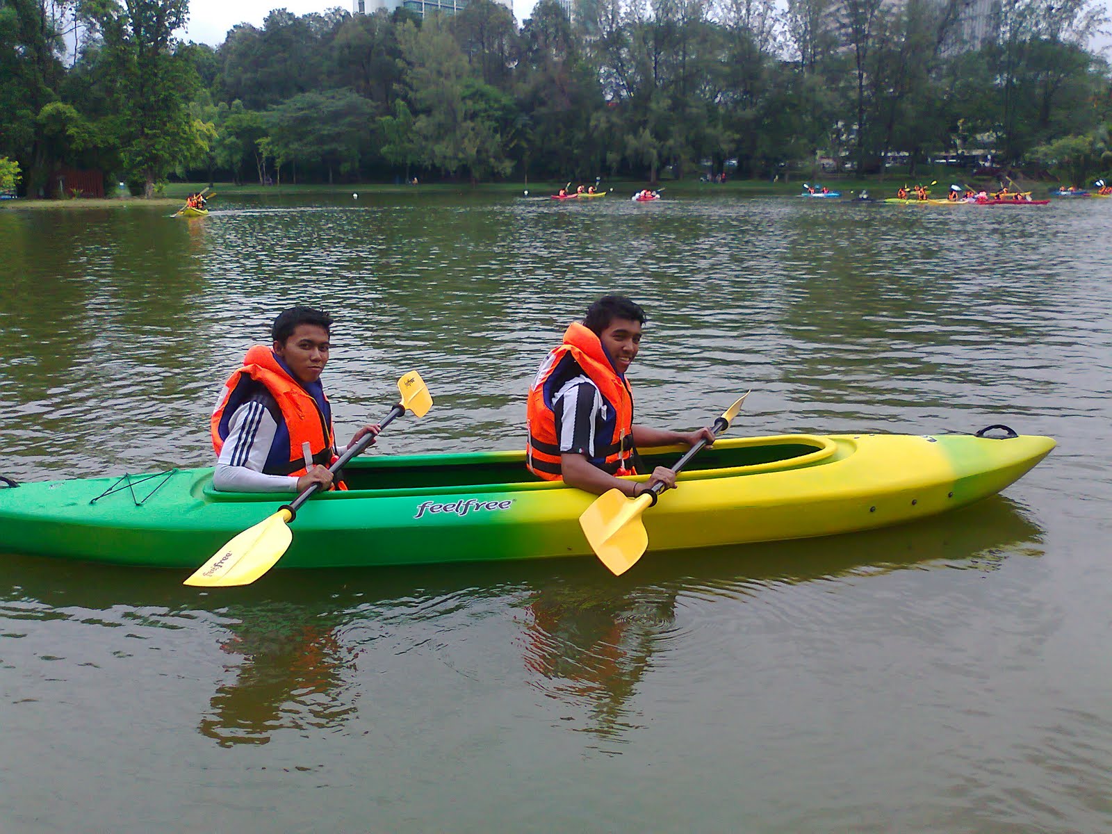 outdoor zouk and wiki recreation: Kayak @ Tasik Shah Alam :D