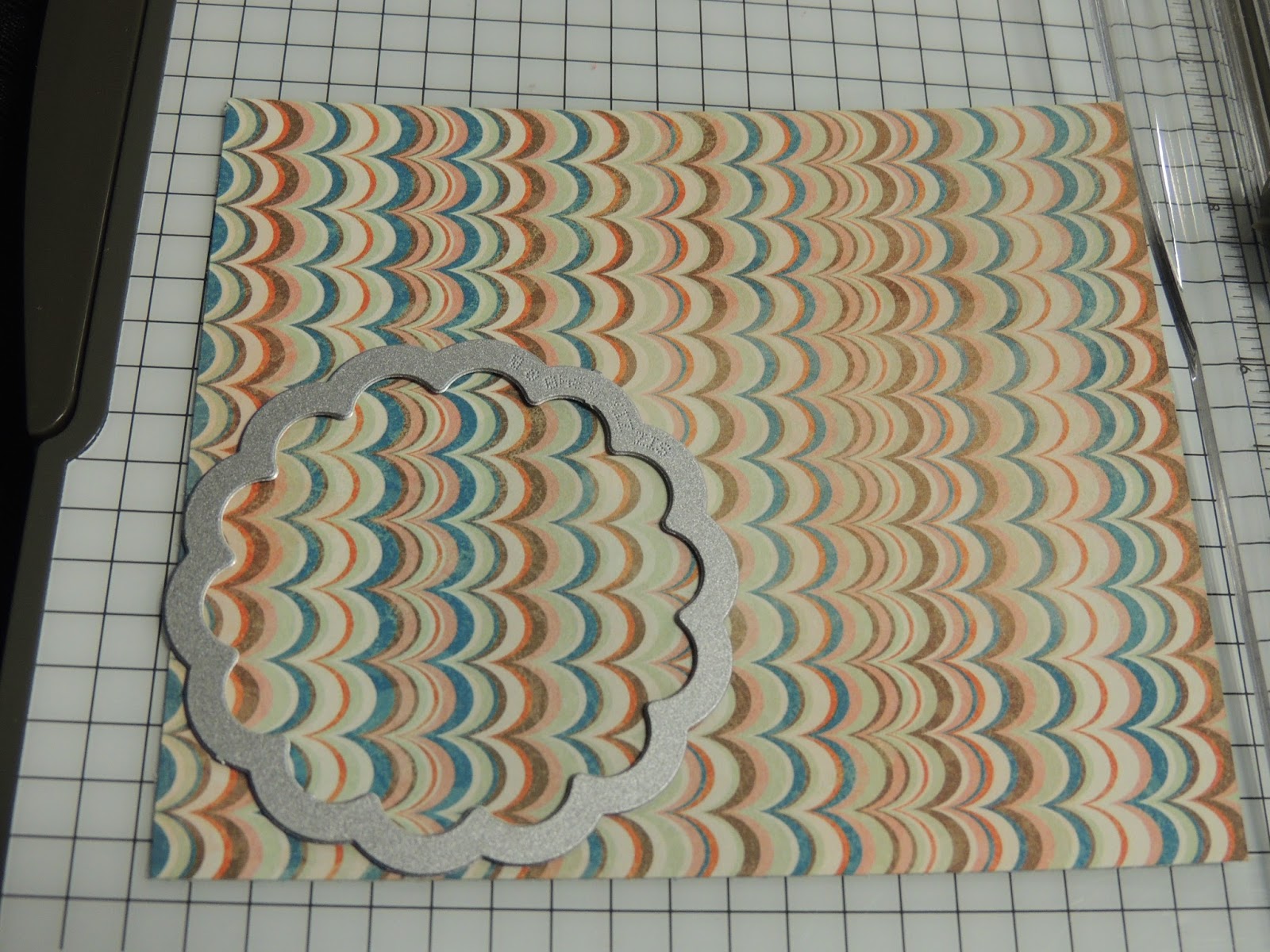 Warrell Creations: Circle Card Thinlits Die With Extended Panel Tutorial