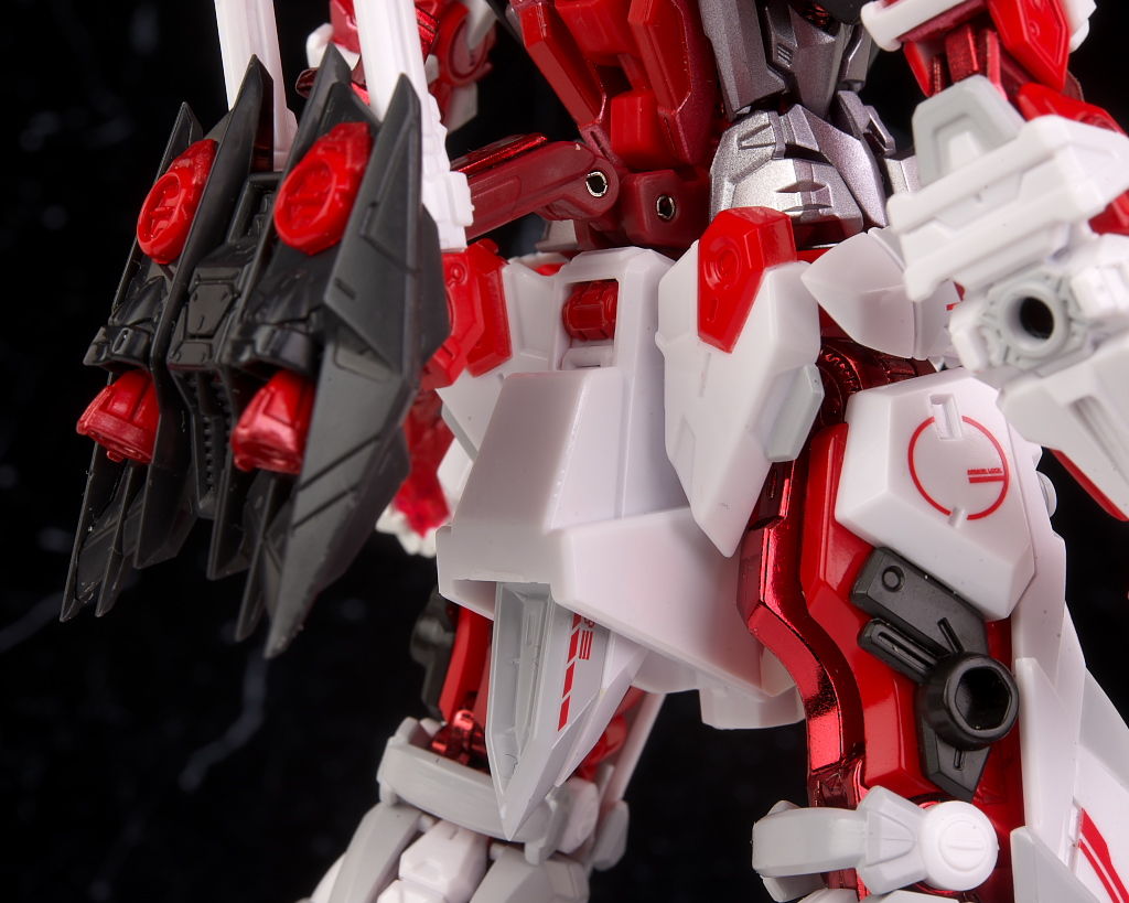 GUNDAM GUY: METAL BUILD Gundam Astray Red Frame - Review by Hacchaka