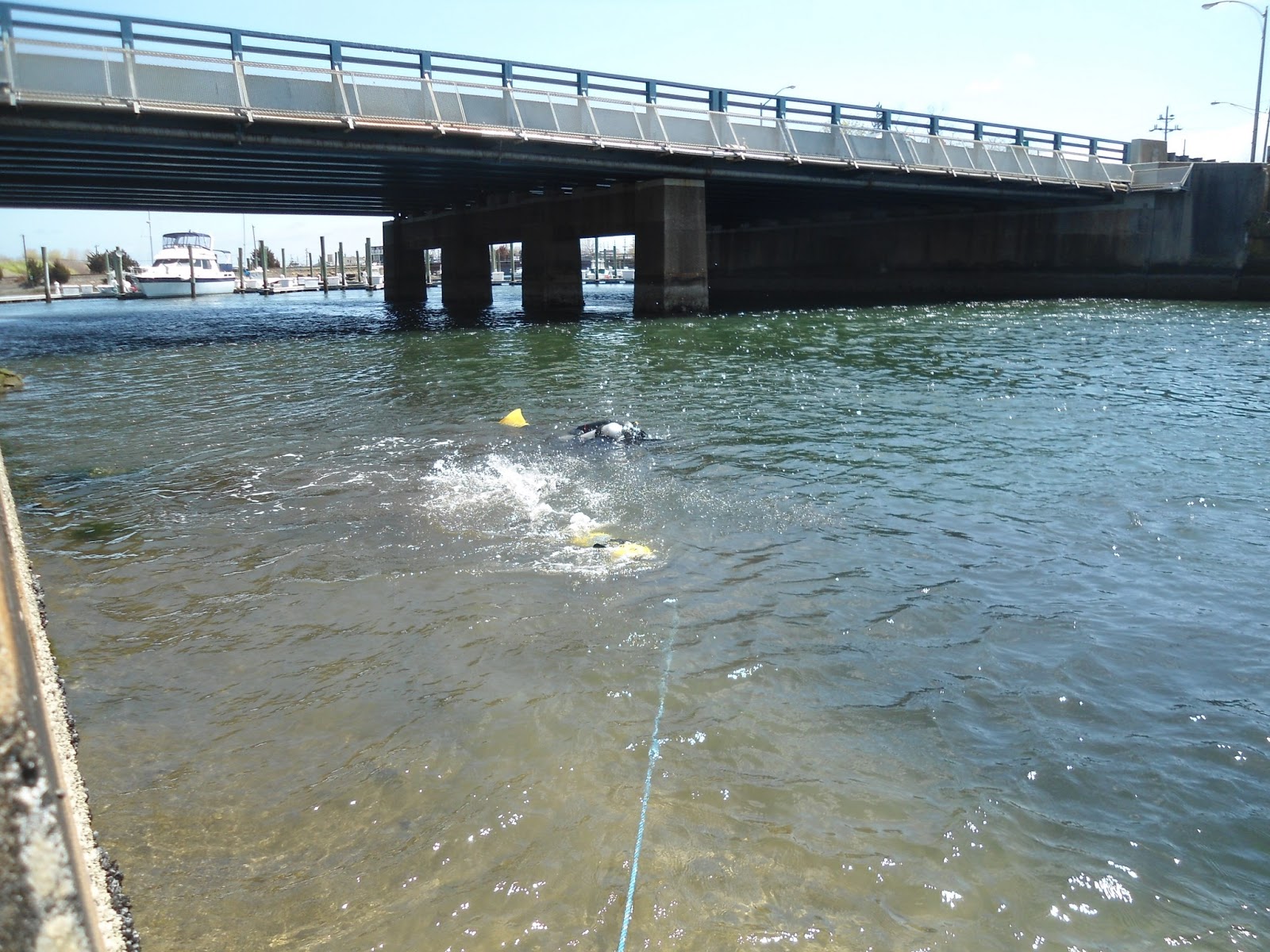 Point Pleasant Beach Rescue Dive Team: Route 35 Bridge Search Project...