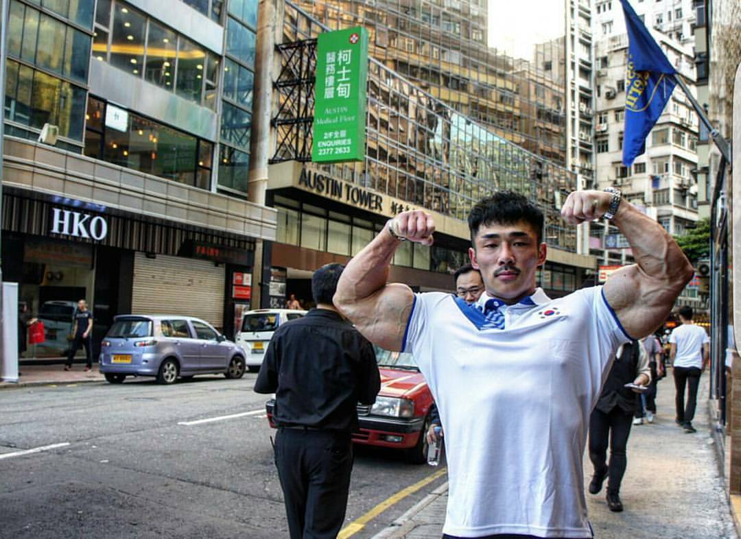Worldwide Bodybuilders: Supreme Korean muscle god Nam Eun Cho