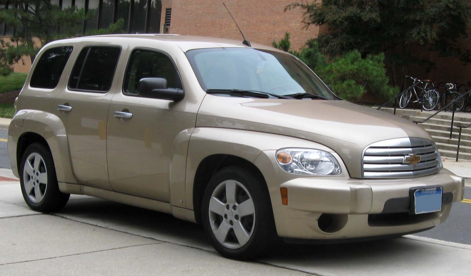 New Automotive News and Images: Chevrolet HHR, retro-styled station ...