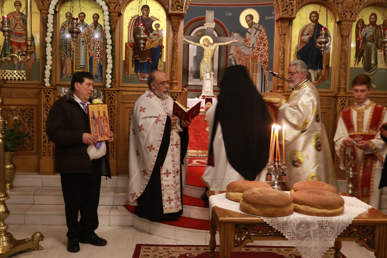 ΕΝΟΡΙΑ "ΤΡΙΩΝ ΙΕΡΑΡΧΩΝ" ΑΝΝΟΒΕΡΟΥ: Ο ΕΣΠΕΡΙΝΟΣ ΤΩΝ ΤΡΙΩΝ ΙΕΡΑΡΧΩΝ ΜΕΣΑ ...