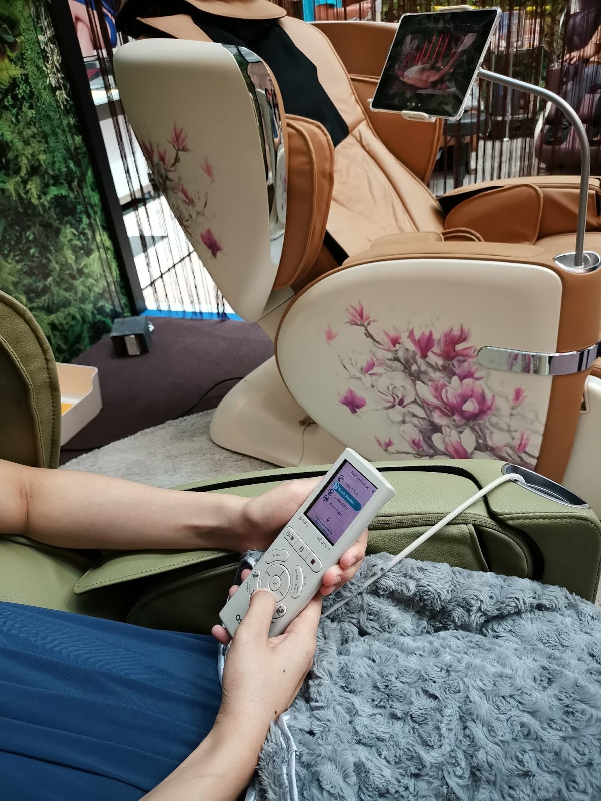 OSIM highlights its revolutionary technology with four-hands massage ...