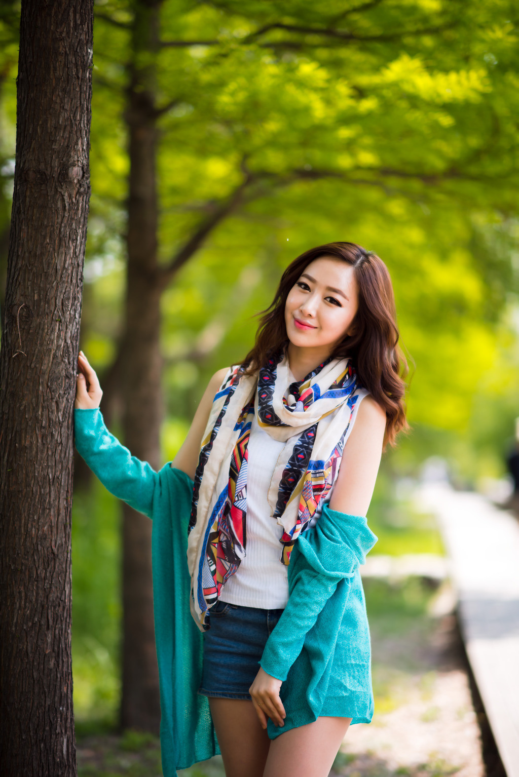 FinlandCar.com: Shin Hae Ri In Green