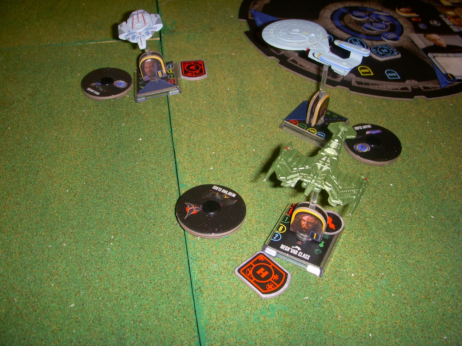 The Gen.: STAR TREK: ATTACK WING. RAID ON DS9.