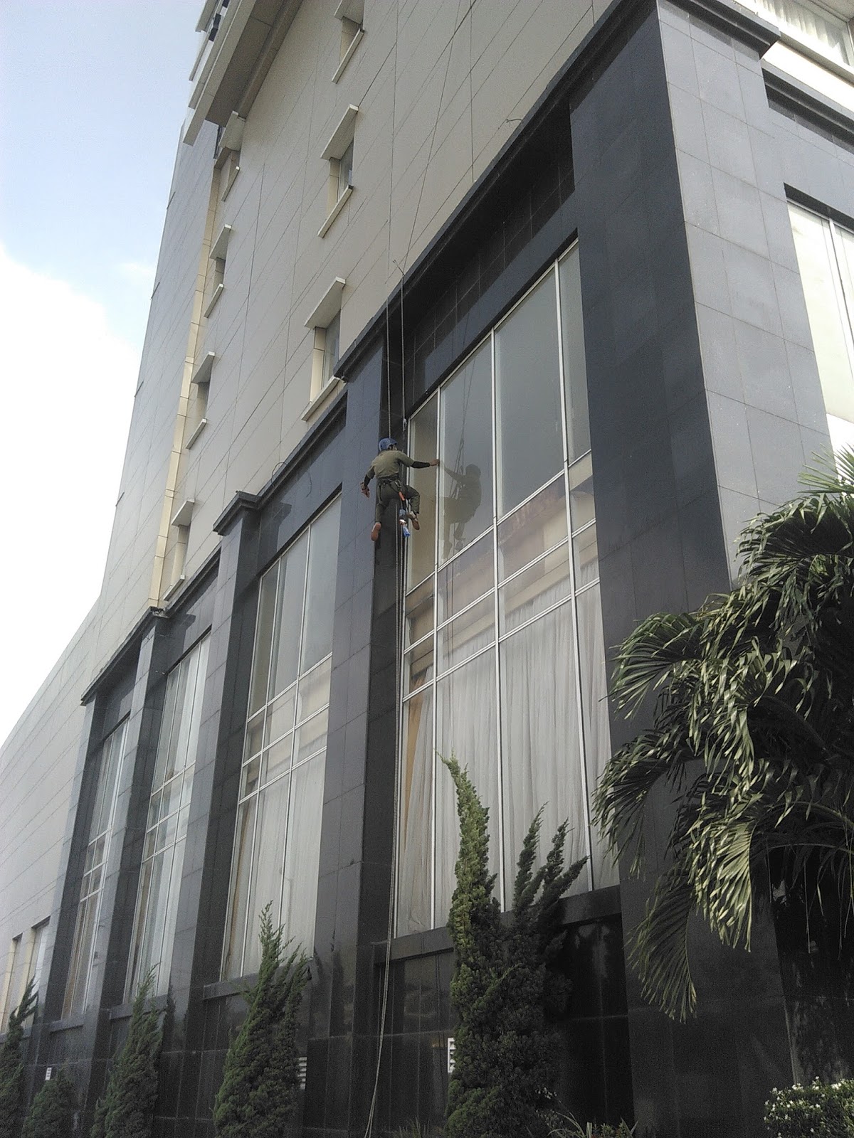 Info Populer Pemasangan Kaca Gedung Bertingkat, Dapur Minimalis