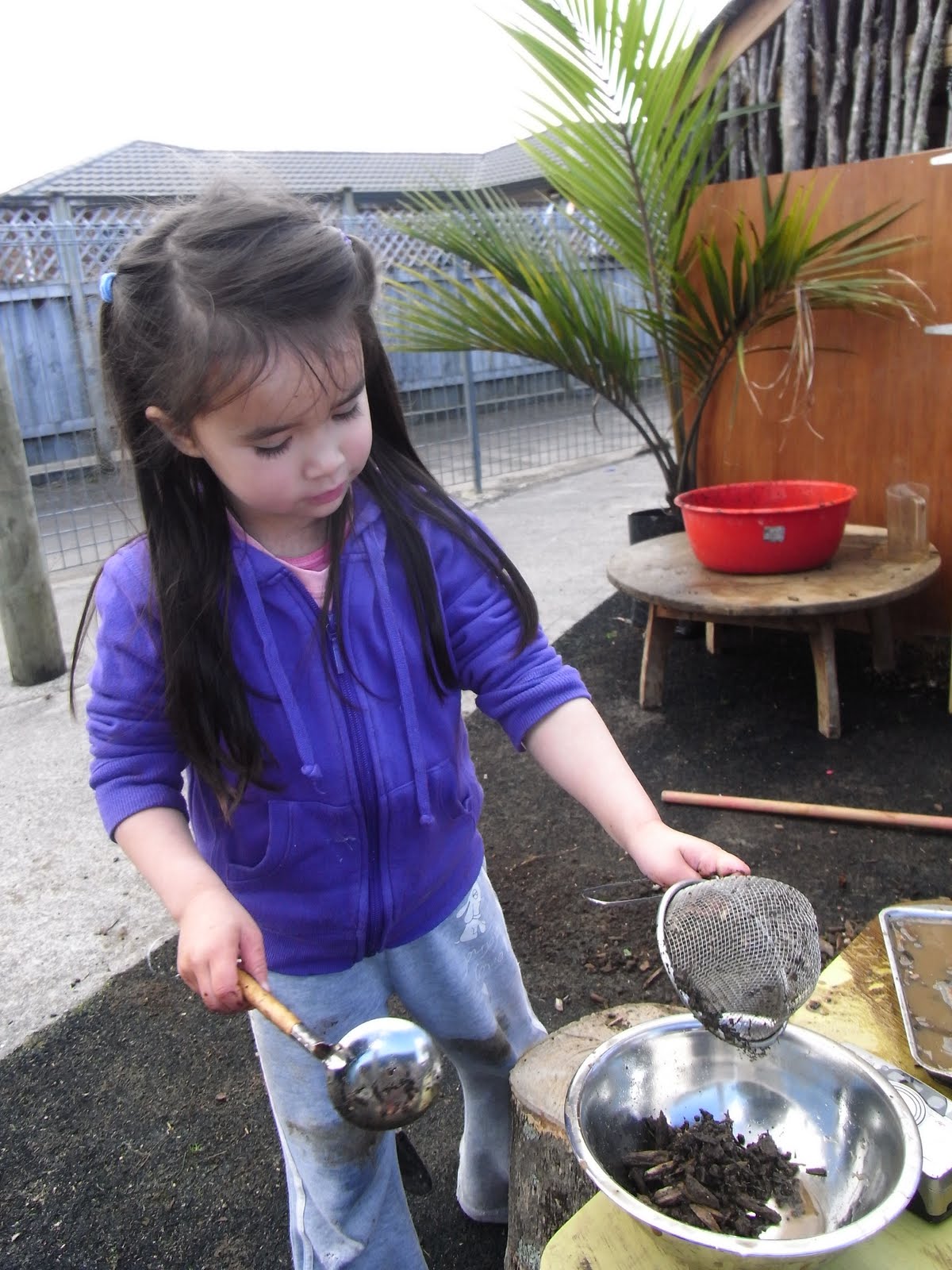 Mairtown Kindergarten: Mud pies?