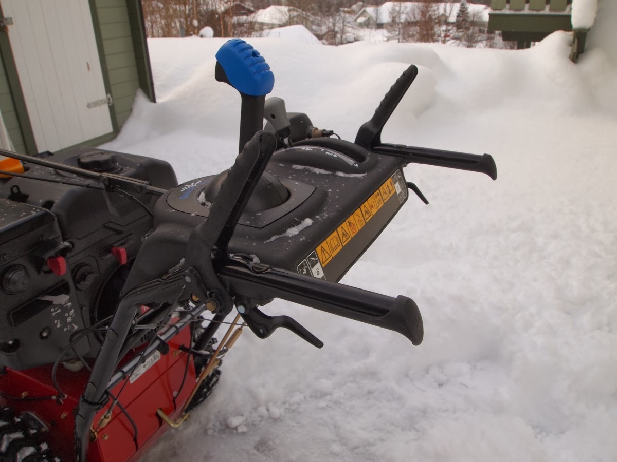 The wandering axeman: Toro Powermax HD 1028 OXE Snowblower Test / Review