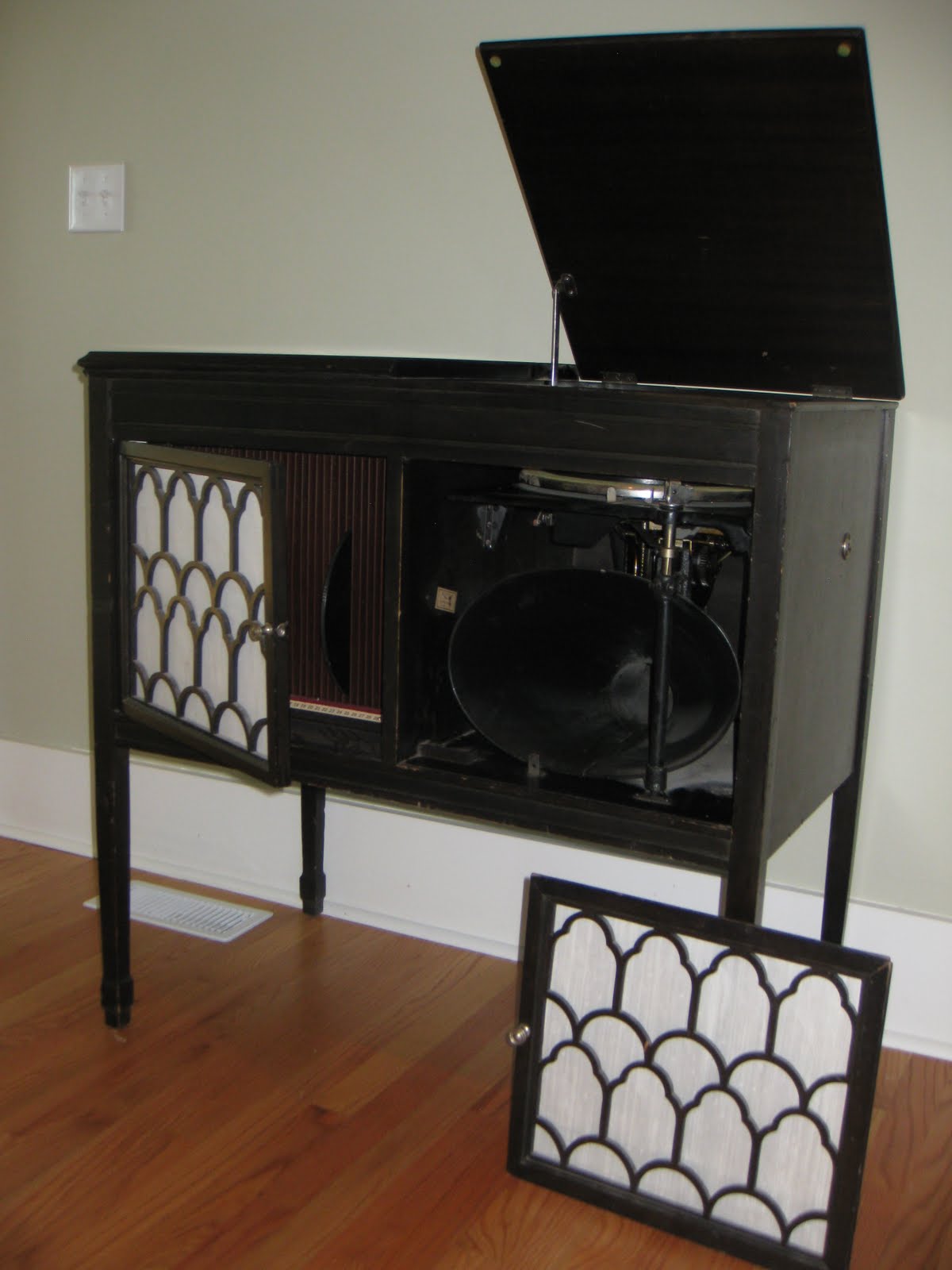 Thomas Edison Disc Phonograph: Edison Disc phonograph LC-38