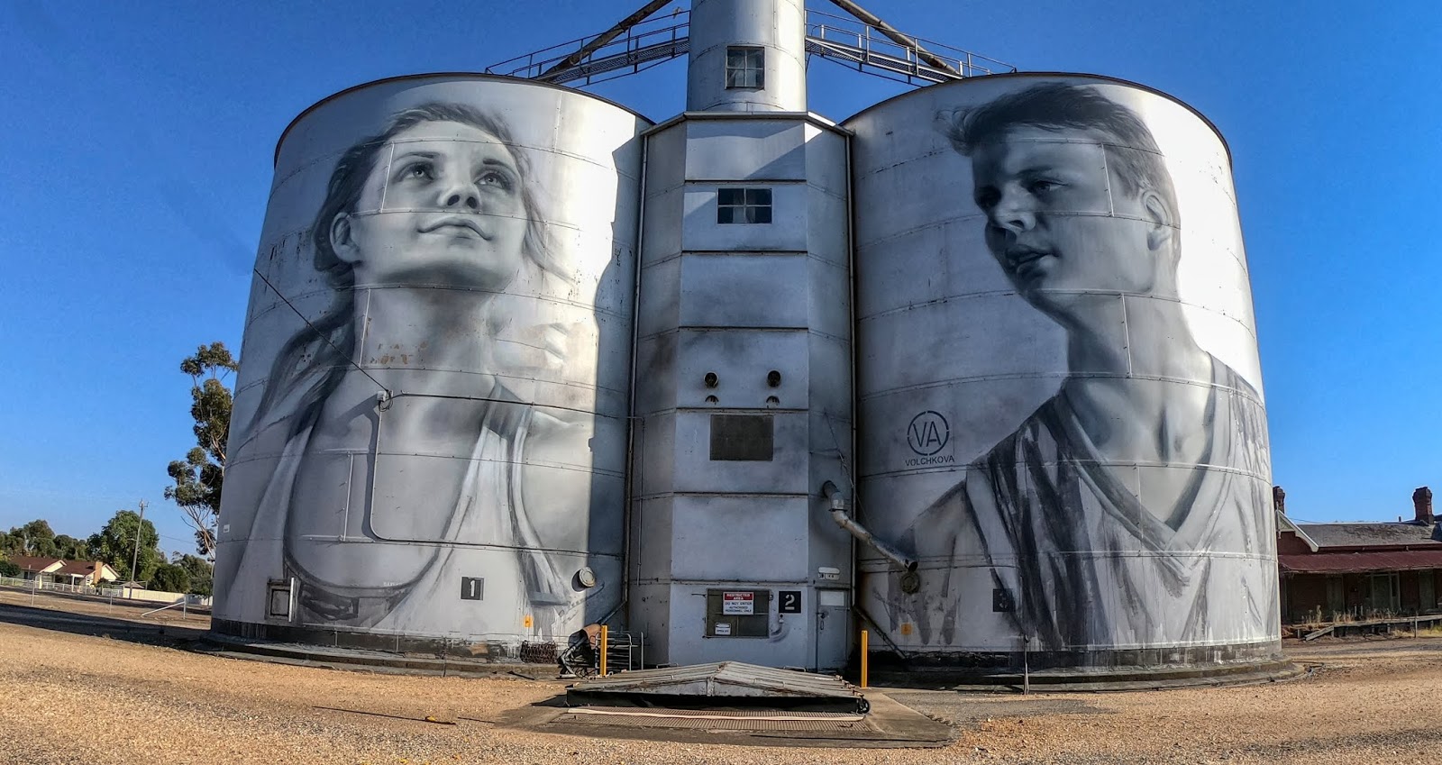 Bushtracker Travels RosnRoss: Tracking Australian Silo Art - Victoria