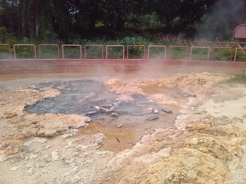 Homestay di Slim River: Hot Spring Ulu Slim ( Kolam Air Panas Ulu Slim)