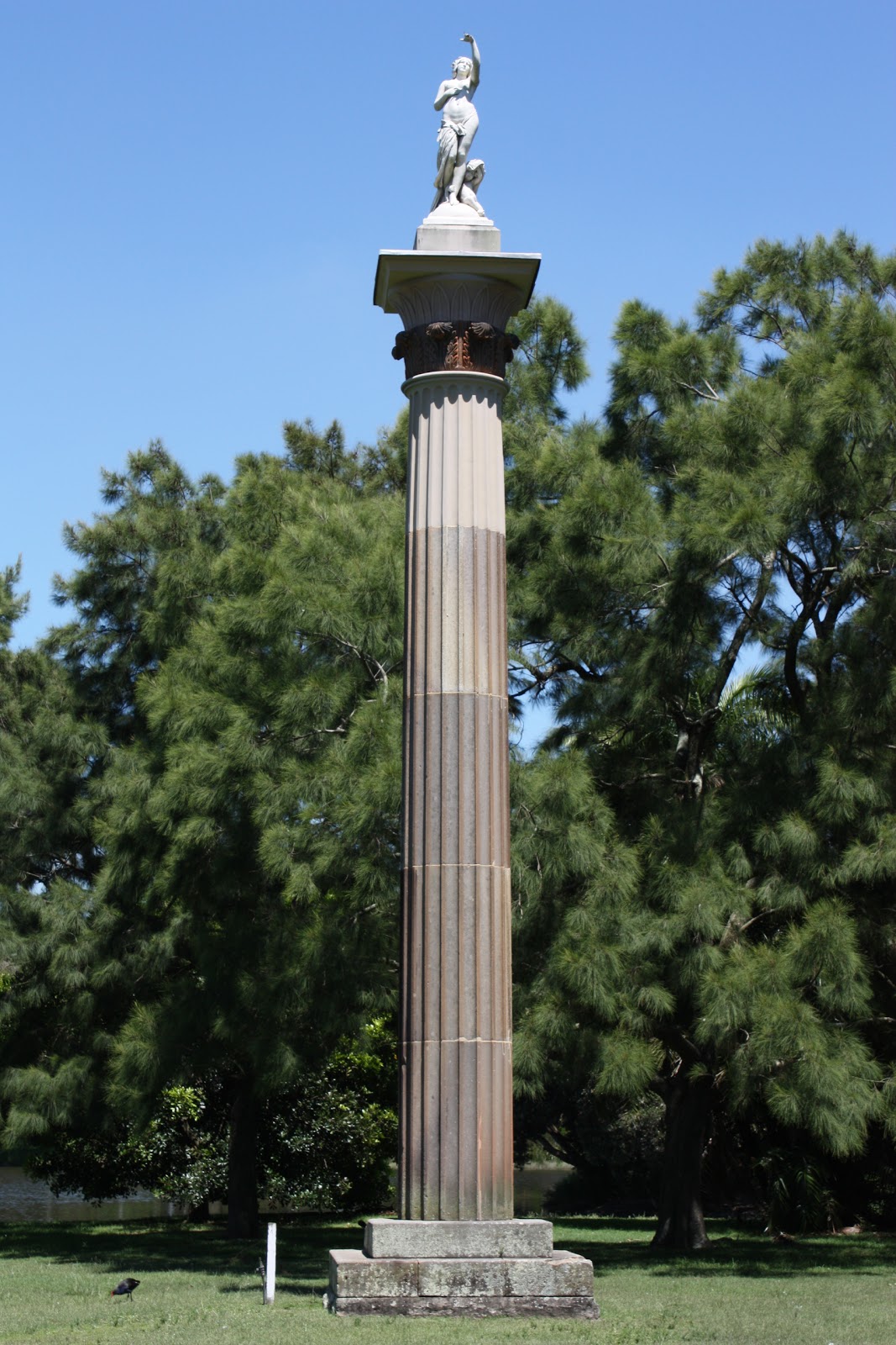 Sydney - City and Suburbs: Centennial Park, Column Garden, Sunrise