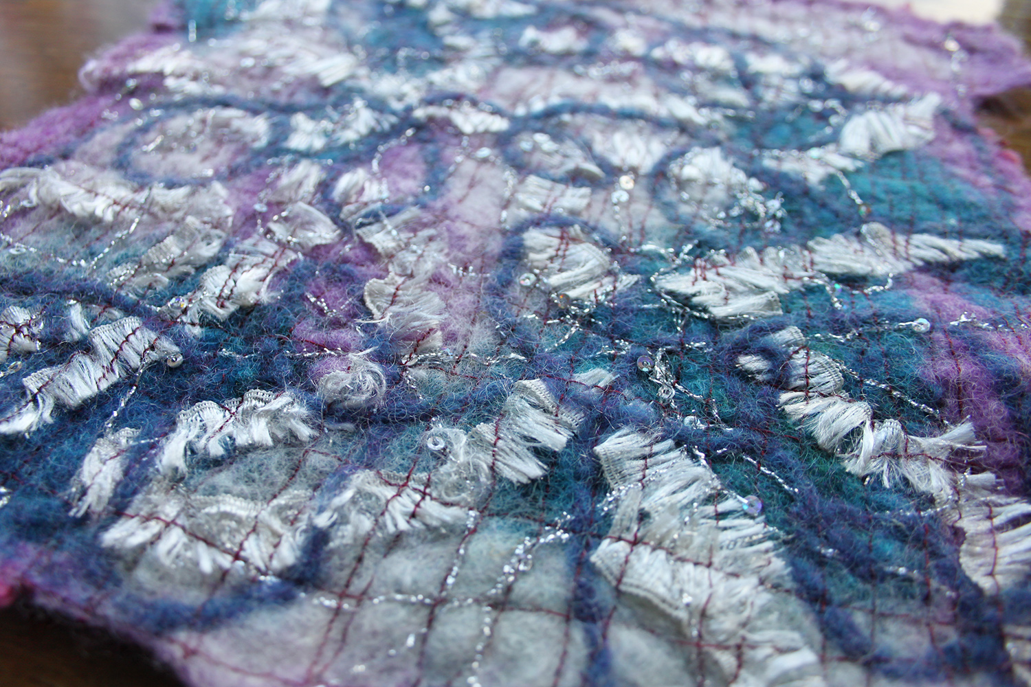 Purple crafts: Crazy wool-technique