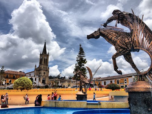 Pasea por Colombia: Tejo o Turmequé: Deporte Colombiano