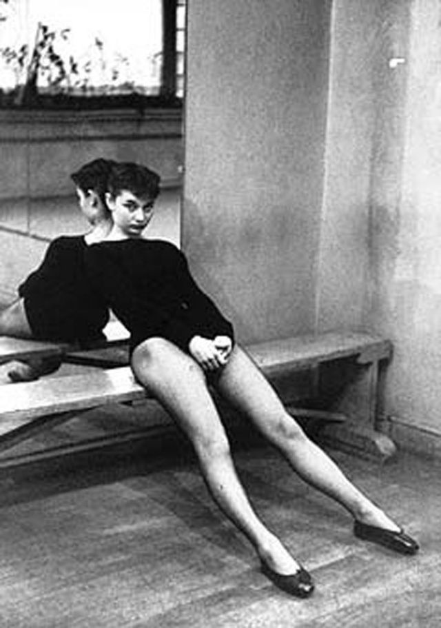 Audrey Hepburn Ballet Dreams Of Becoming A Prima Ballerina Here Are Some Rare Photos Of Her