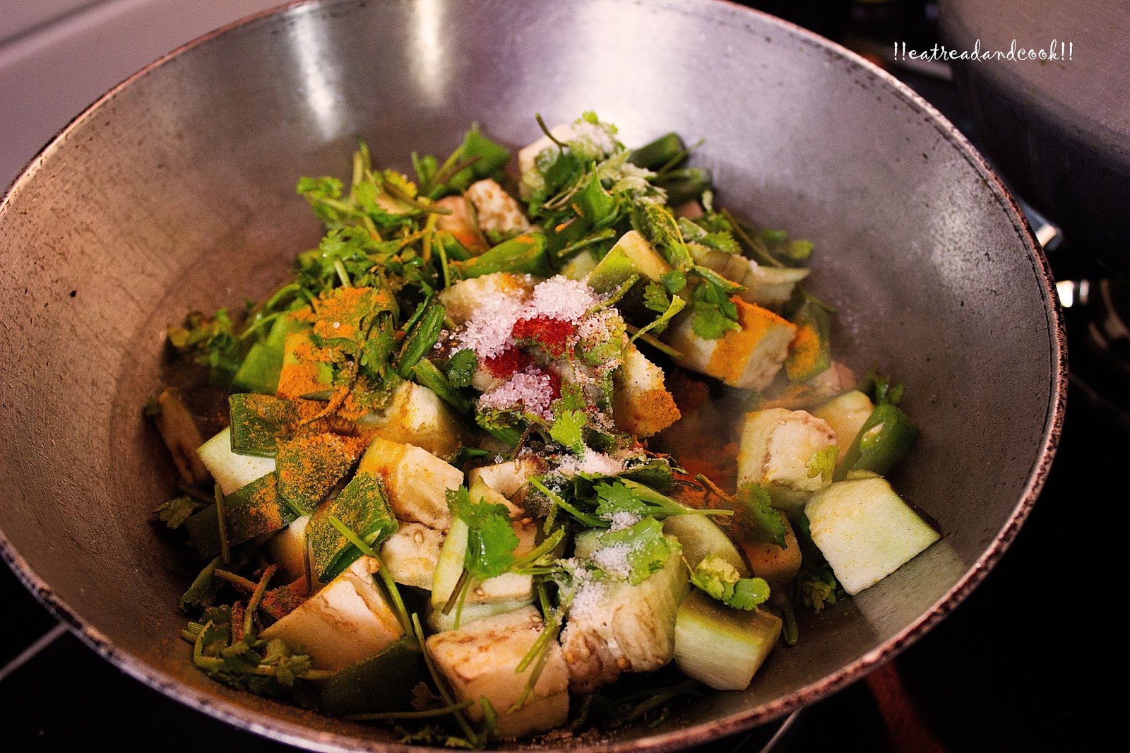 Sim Beguner Chorchori / Bengali Hyacinth Beans and Eggplant Stir Fry