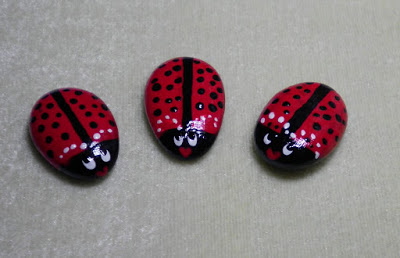 HappyBird's Glitter Nest: DIY~ Little "Prayer Bug" Painted Rocks With ...