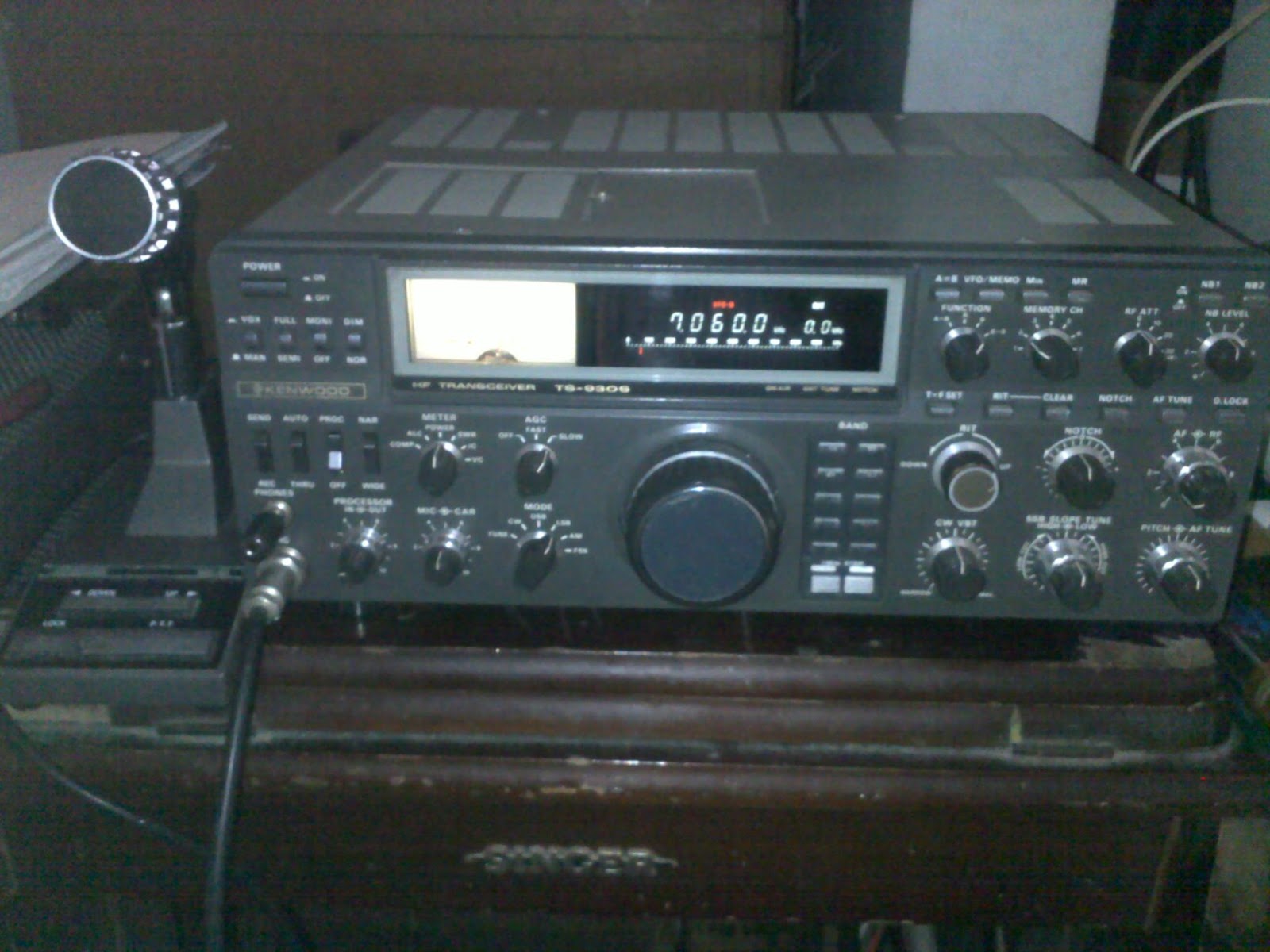 CV.HOBIES : KENWOOD HF TS 930 s