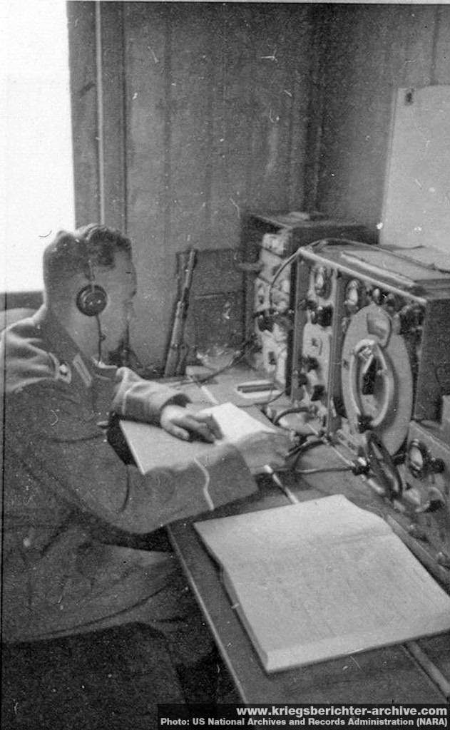 NASIONAL SOSIALIS INDONESIA: Foto-Foto SS-Kriegsberichter August Ahrens