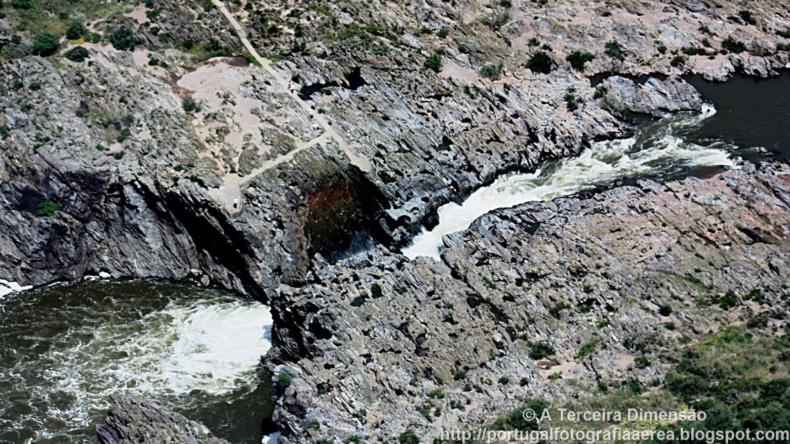 A Terceira Dimensão: Cascata do Pulo do Lobo