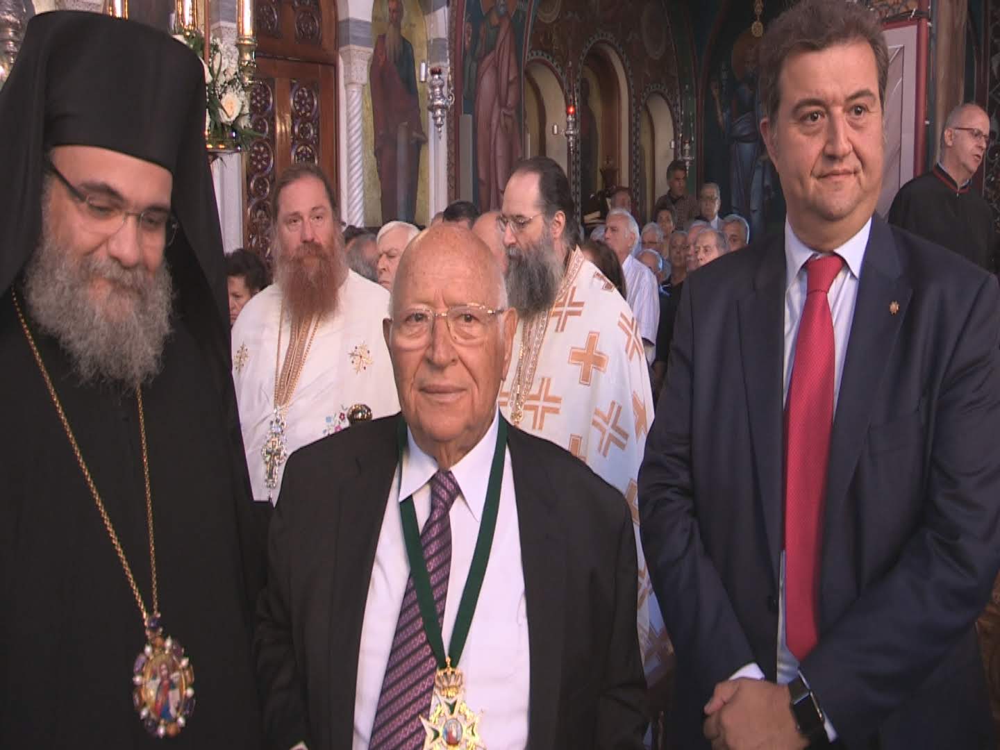 O Σεβ. Μητροπολίτης Κορίνθου κ. Διονύσιος ανακήρυξε ως Μέγιστο Ευεργέτη ...