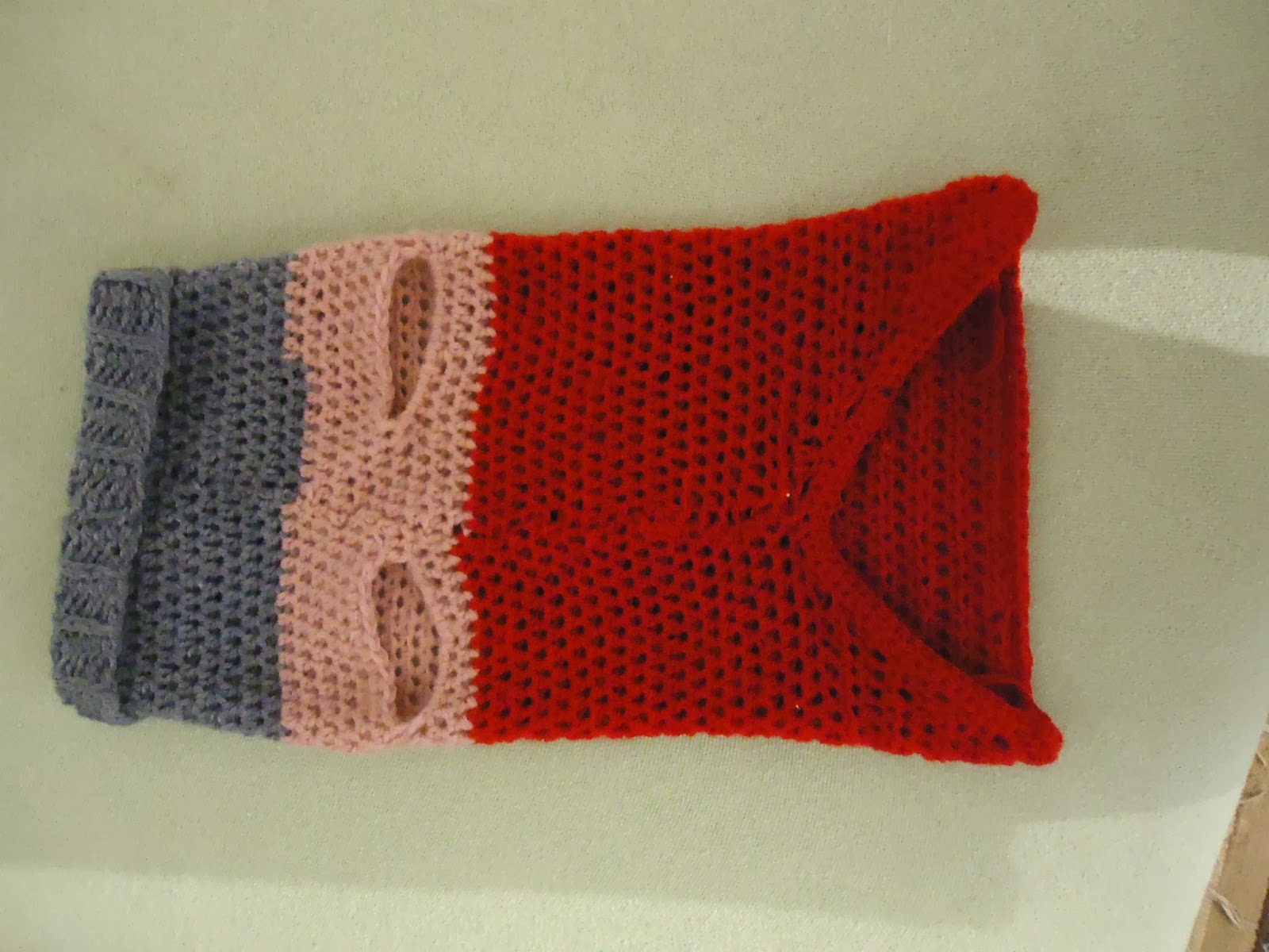 Welcome to my world: Pulovere crosetate pentru catei 1