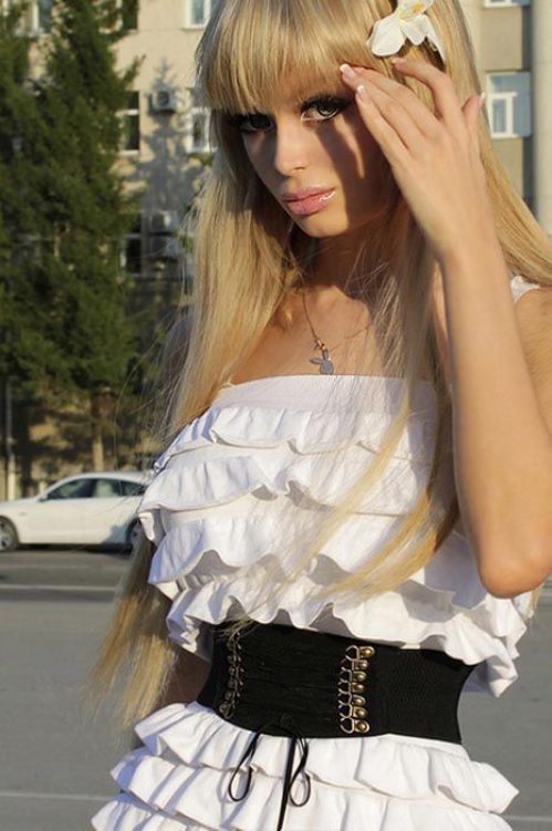Glamour World - Golden Actresses of the World: Real Life Barbie Doll ... Glamour World - Golden Actresses of the World: Real Life Barbie Doll ...