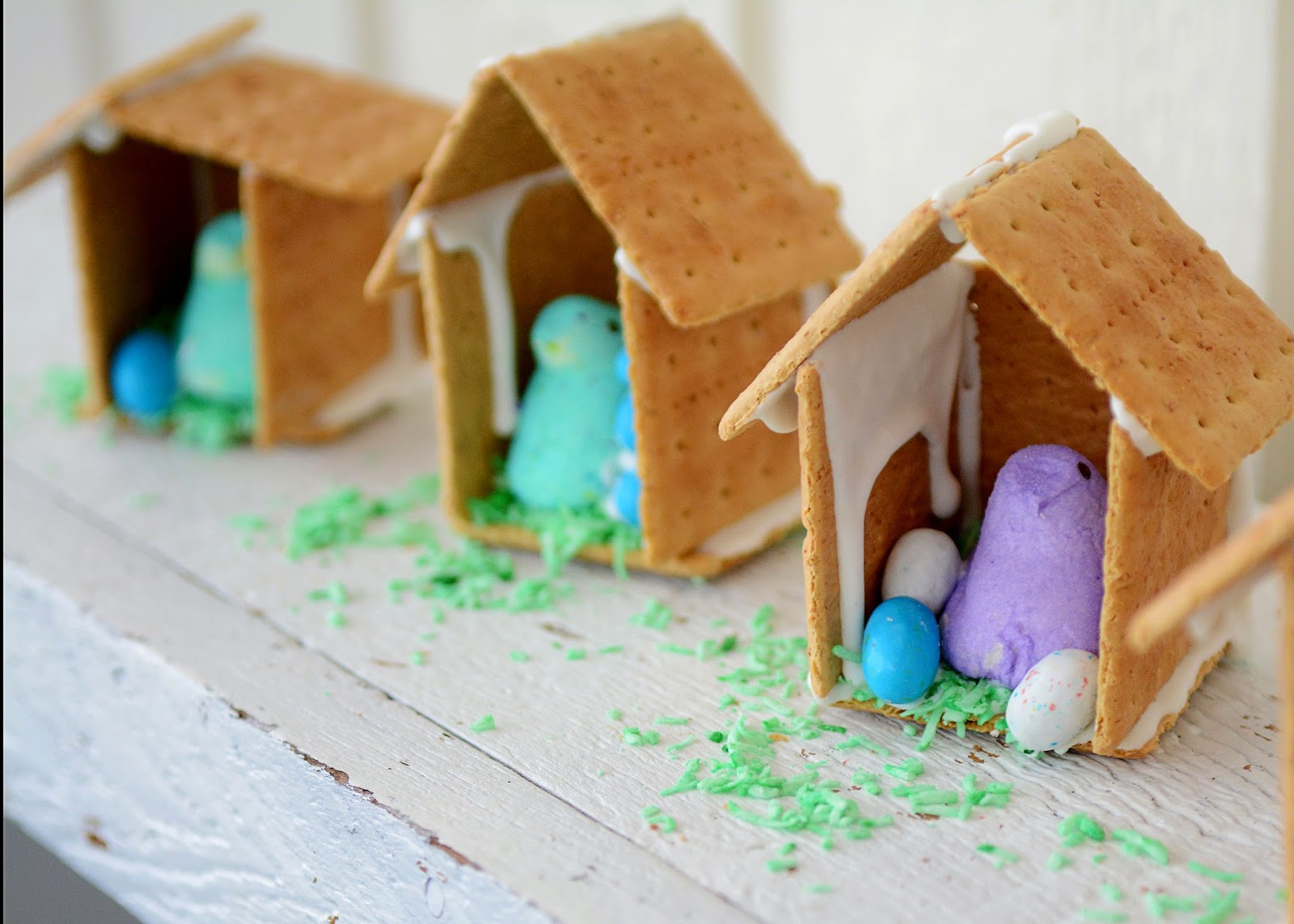 This Farm Family's Life: Peeps Birdhouse...