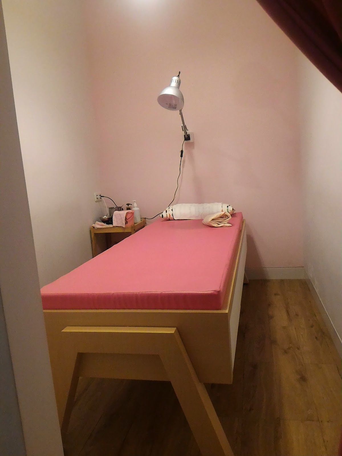 Summer Triangle: Waxing Yuk!