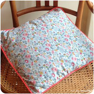 Rue des hannetons: En attendant...