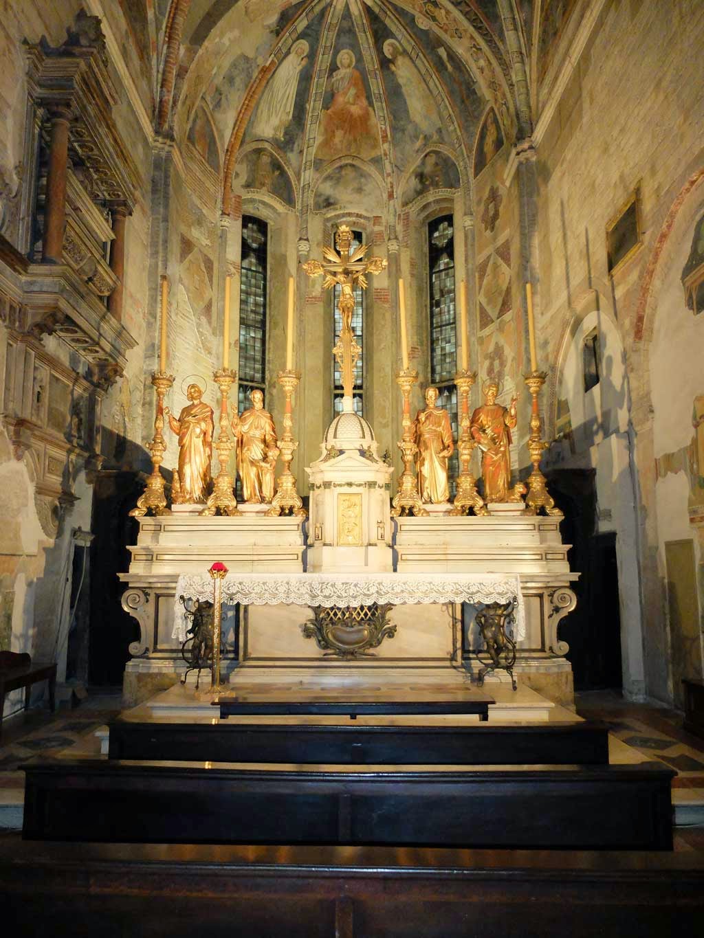 La Veja: L’ALTARE CRISTIANO CATTOLICO