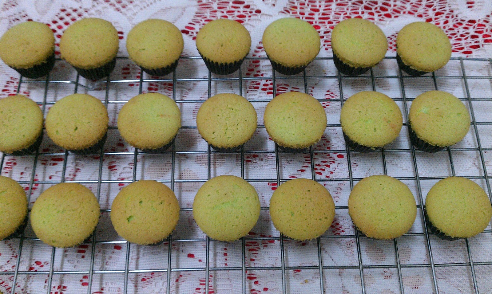 Apam Polkadot J&S Bakery: Apam Word & Muffin Pandan