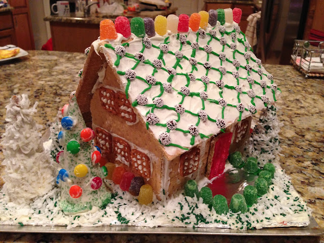 girlsgonefood: Graham Cracker "Gingerbread" House
